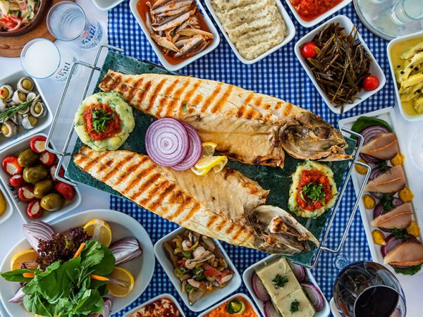 Turkish Raki: Complete Guide to the Strong National Drink